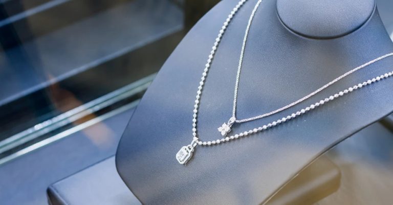 The Role of Visual Merchandising in Custom Retail Displays - Mexdf Magazine